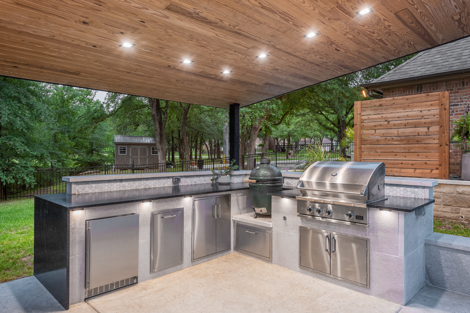Covered Outdoor Kitchen Ideas for Your Backyard | HFS Financial